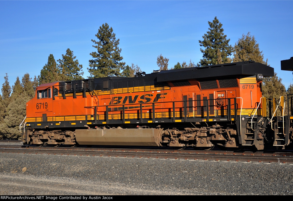 BNSF 6719